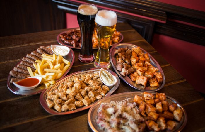 35 Cheap Bars and Pubs in Montreal You Need to Check Out | Lyfepyle